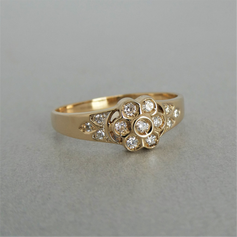 Beryl Lane - Timeless 18ct Yellow Gold Diamond 'Flower' Cluster Ring