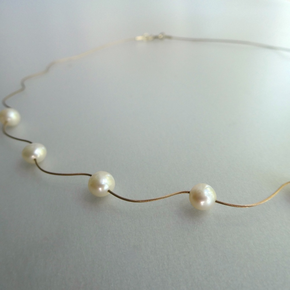 Beryl Lane - Elegant 9ct Yellow Gold Floating Cultured Pearl Wire Necklace